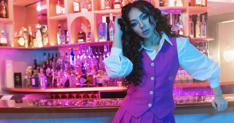 Monserrath, la artista revelación de Ecuador, lanza su nuevo sencillo «La Cuenta x Pagar» | CG ...